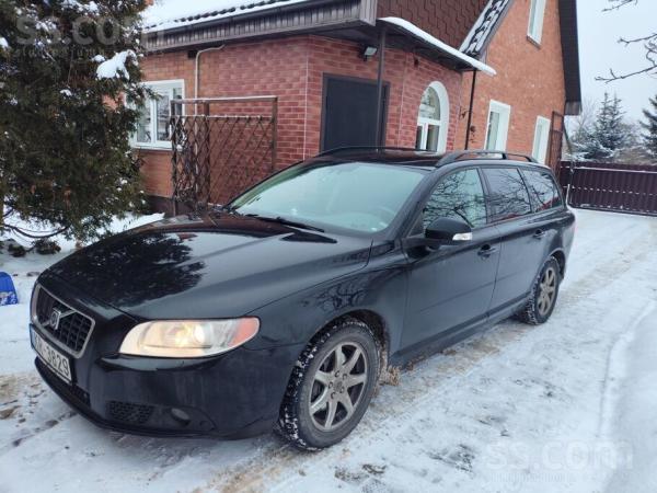 Black Volvo V70 2008 in Daugavpils, with an engine capacity of 2.40 L and mileage of 357 thousand km for 5000 €, photo 2 on AUTOMOTO.COM.LV