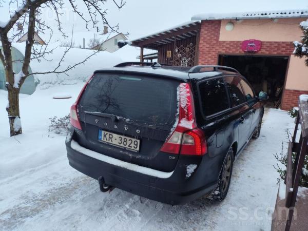 Black Volvo V70 2008 in Daugavpils, with an engine capacity of 2.40 L and mileage of 357 thousand km for 5000 €, photo 5 on AUTOMOTO.COM.LV