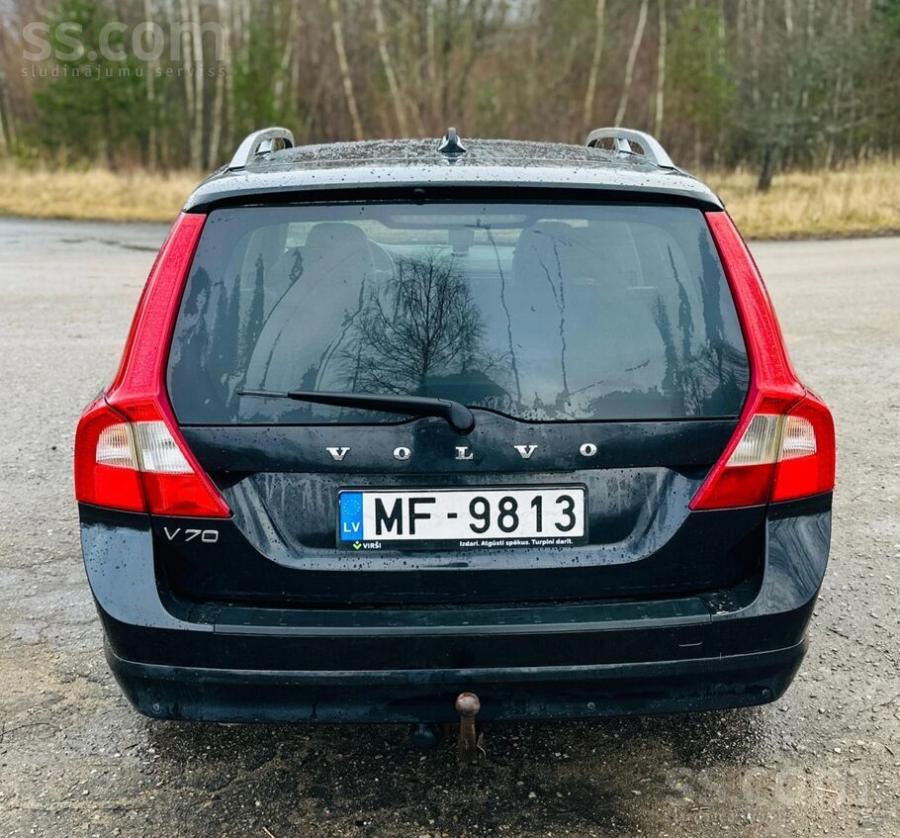Black Volvo V70 2008 in Tukums, with an engine capacity of 2.40 L and mileage of 392 thousand km for 4800 €, photo 6 on AUTOMOTO.COM.LV