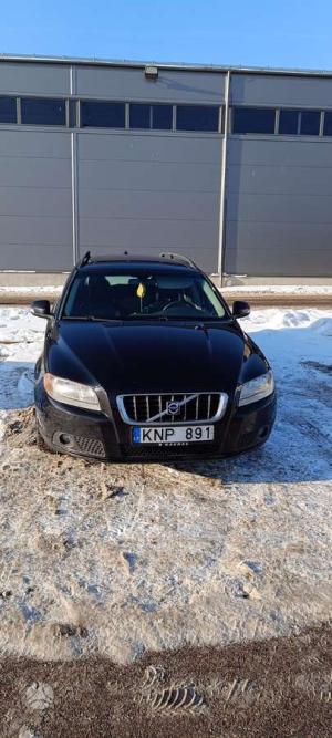 Melns Volvo V70 2008 Kauņa, ar dzinēja tilpumu 2.40 L un nobraukumu 371 tūkst. km par 1950 €, foto  vietnē AUTOMOTO.COM.LV