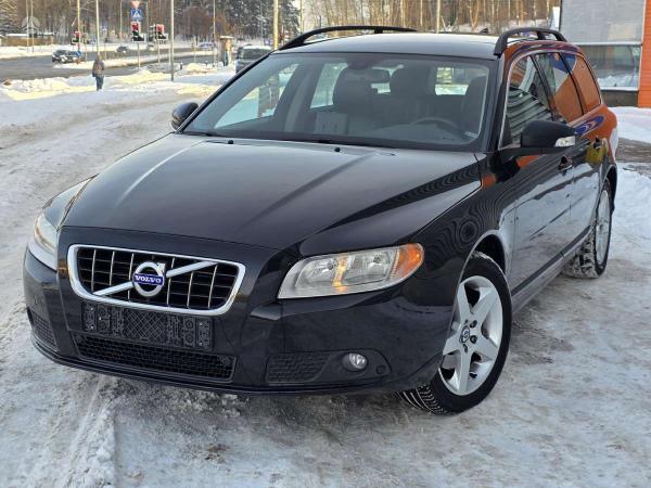 Black Volvo V70 2008 in Vilnius, with an engine capacity of 2.40 L and mileage of 322 thousand km for 4300 €, photo 3 on AUTOMOTO.COM.LV