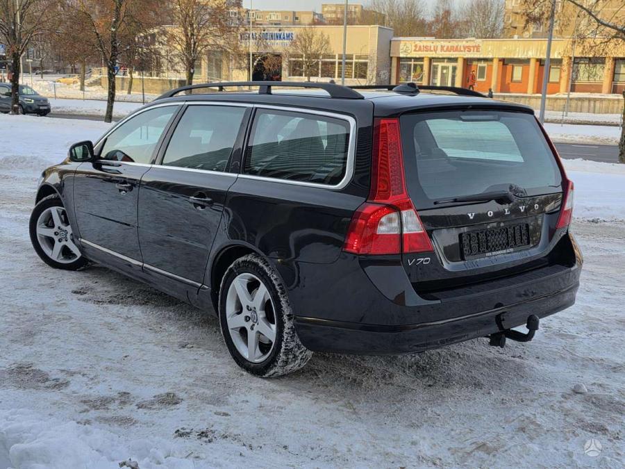 Melns Volvo V70 2008 Viļņa, ar dzinēja tilpumu 2.40 L un nobraukumu 322 tūkst. km par 4300 €, foto 15 vietnē AUTOMOTO.COM.LV