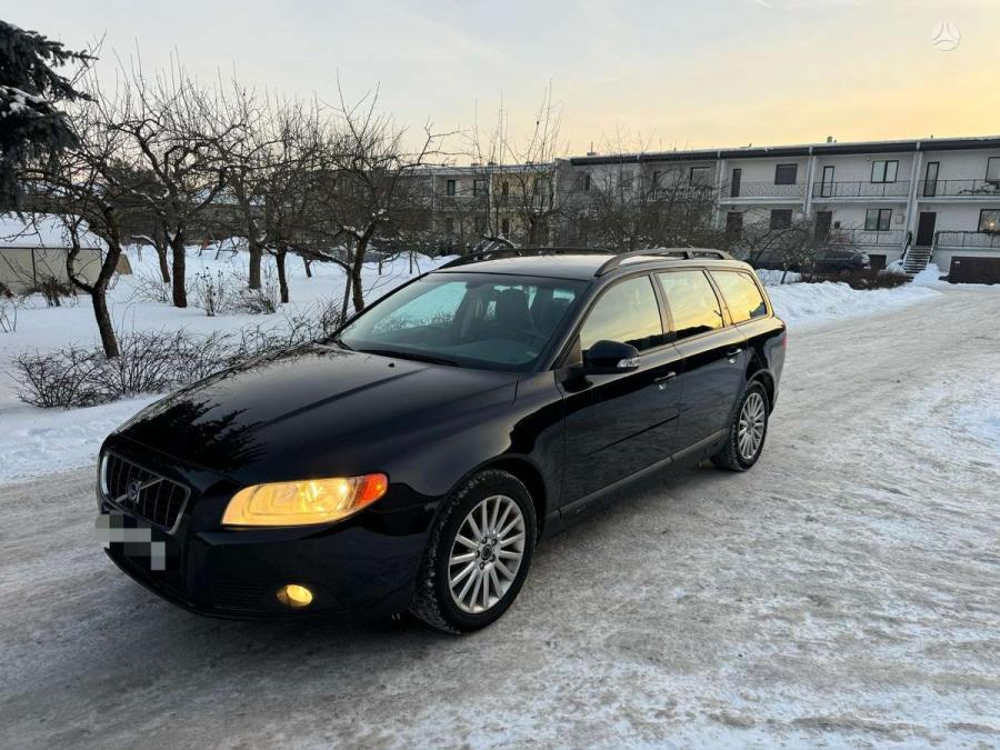 Melns Volvo V70 2008 Klaipėda, ar dzinēja tilpumu 2.40 L un nobraukumu 371 tūkst. km par 2450 €, foto 1 vietnē AUTOMOTO.COM.LV