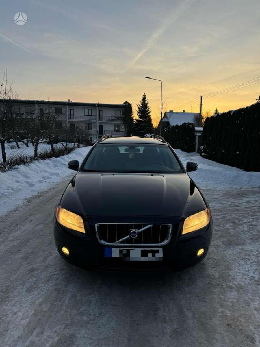 Melns Volvo V70 2008 Klaipėda, ar dzinēja tilpumu 2.40 L un nobraukumu 371 tūkst. km par 2450 €, foto 2 vietnē AUTOMOTO.COM.LV