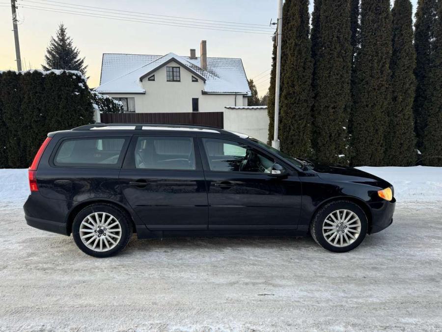 Melns Volvo V70 2008 Klaipėda, ar dzinēja tilpumu 2.40 L un nobraukumu 371 tūkst. km par 2450 €, foto 4 vietnē AUTOMOTO.COM.LV