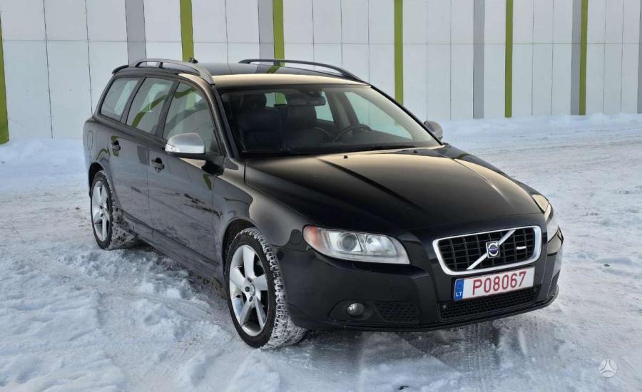 Black Volvo V70 2008 in Raseiniai, with an engine capacity of 2.40 L and mileage of 349 thousand km for 4199 €, photo 2 on AUTOMOTO.COM.LV