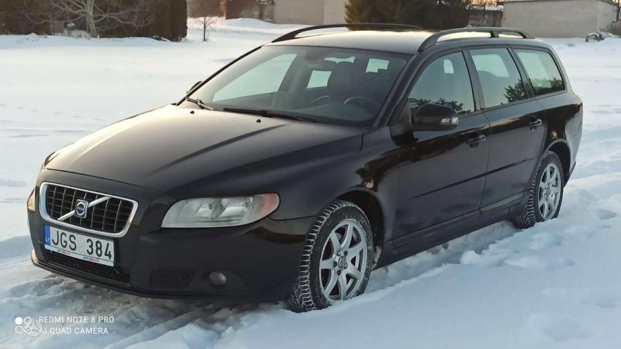 Black Volvo V70 2008 in Pakruojis, with an engine capacity of 2.00 L and mileage of 388 thousand km for 3250 €, photo 3 on AUTOMOTO.COM.LV