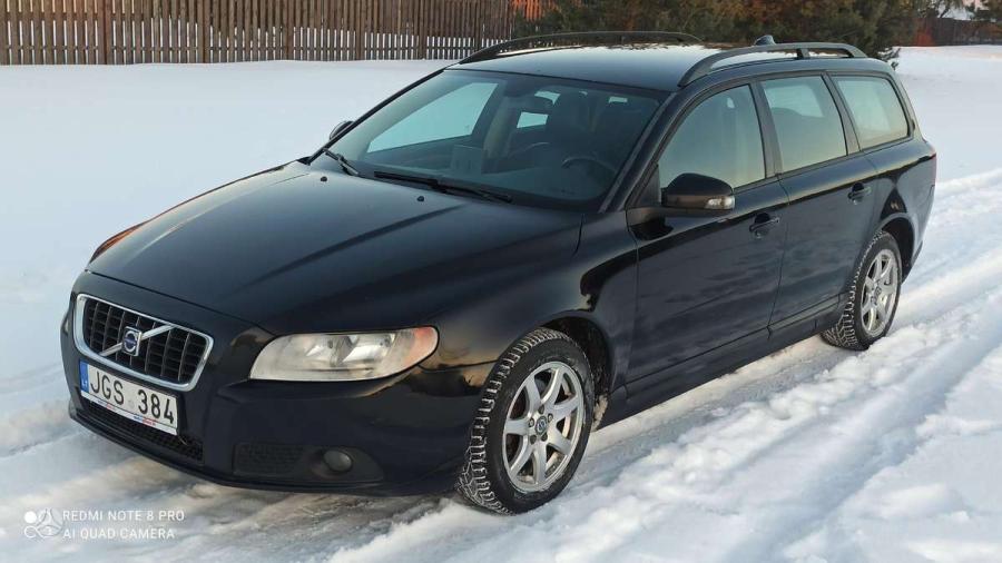 Black Volvo V70 2008 in Pakruojis, with an engine capacity of 2.00 L and mileage of 388 thousand km for 3250 €, photo 5 on AUTOMOTO.COM.LV