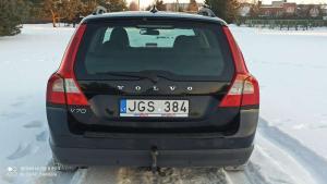 Black Volvo V70 2008 in Pakruojis, with an engine capacity of 2.00 L and mileage of 388 thousand km for 3250 €, photo 9 on AUTOMOTO.COM.LV