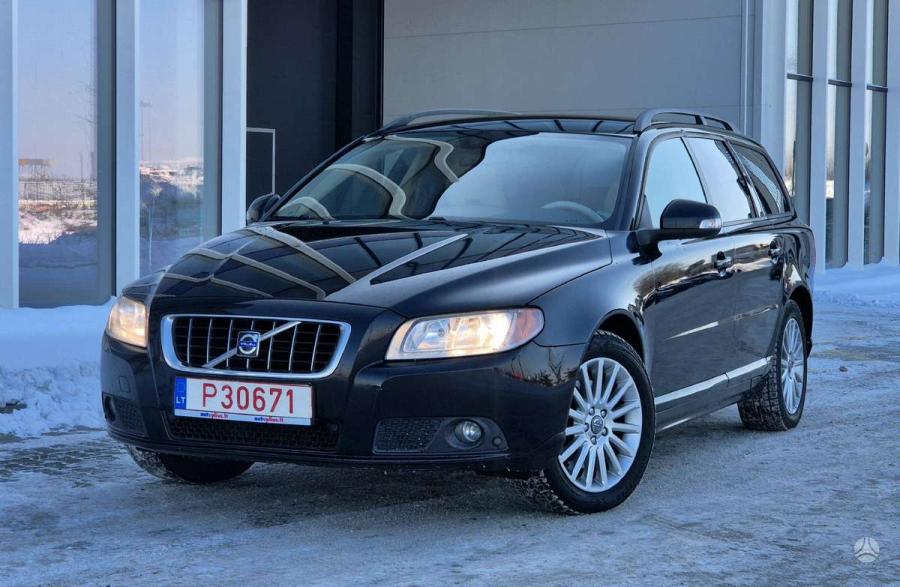 Black Volvo V70 2008 in Vilnius, with an engine capacity of 2.40 L and mileage of 281 thousand km for 3000 €, photo 1 on AUTOMOTO.COM.LV