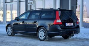 Black Volvo V70 2008 in Vilnius, with an engine capacity of 2.40 L and mileage of 281 thousand km for 3000 €, photo 3 on AUTOMOTO.COM.LV