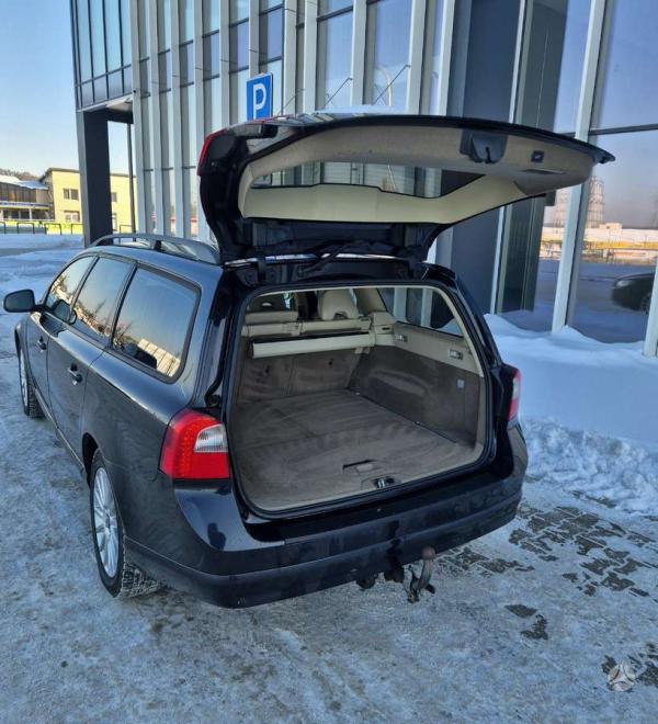 Melns Volvo V70 2008 Viļņa, ar dzinēja tilpumu 2.40 L un nobraukumu 281 tūkst. km par 3000 €, foto 8 vietnē AUTOMOTO.COM.LV