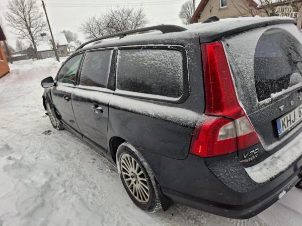 Black Volvo V70 2008 in Kretinga, with an engine capacity of 2.40 L and mileage of 336 thousand km for 1450 €, photo 6 on AUTOMOTO.COM.LV