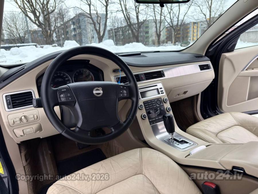 Melns Volvo V70 2008 Tallina, ar dzinēja tilpumu 2.40 L un nobraukumu 296 tūkst. km par 3499 €, foto 10 vietnē AUTOMOTO.COM.LV
