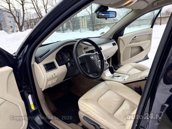Black Volvo V70 2008 in Tallinn, with an engine capacity of 2.40 L and mileage of 296 thousand km for 3499 €, photo 11 on AUTOMOTO.COM.LV