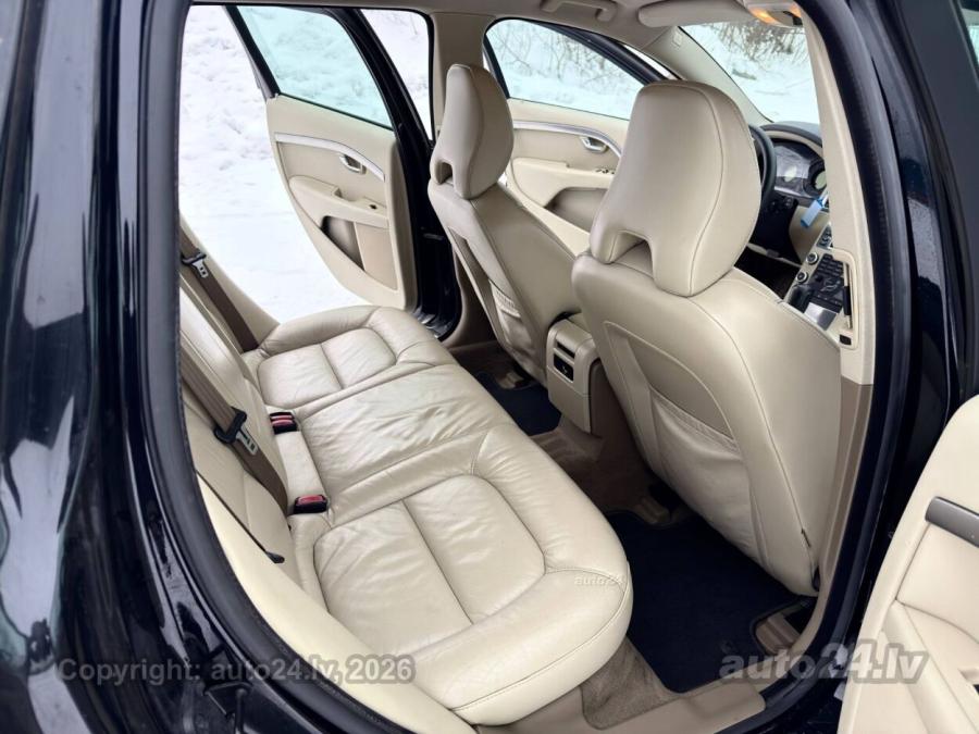 Melns Volvo V70 2008 Tallina, ar dzinēja tilpumu 2.40 L un nobraukumu 296 tūkst. km par 3499 €, foto 14 vietnē AUTOMOTO.COM.LV