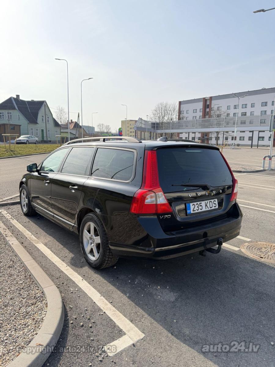 Black Volvo V70 2008 in Viljandi, with an engine capacity of 2.40 L and mileage of 417 thousand km for 4100 €, photo 9 on AUTOMOTO.COM.LV