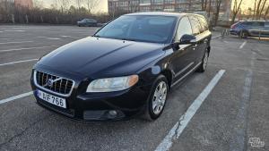Melns Volvo V70 2008 Viļņa, ar dzinēja tilpumu 2.50 L un nobraukumu 251 tūkst. km par 2500 €, foto  vietnē AUTOMOTO.COM.LV