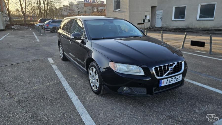 Melns Volvo V70 2008 Viļņa, ar dzinēja tilpumu 2.50 L un nobraukumu 251 tūkst. km par 2500 €, foto 2 vietnē AUTOMOTO.COM.LV