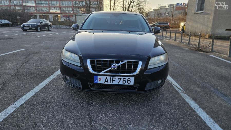Melns Volvo V70 2008 Viļņa, ar dzinēja tilpumu 2.50 L un nobraukumu 251 tūkst. km par 2500 €, foto 3 vietnē AUTOMOTO.COM.LV
