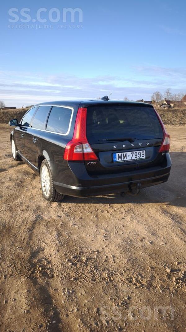 Melns Volvo V70 2008 Daugavpils, ar dzinēja tilpumu 2.40 L un nobraukumu 318 tūkst. km par 4500 €, foto 2 vietnē AUTOMOTO.COM.LV