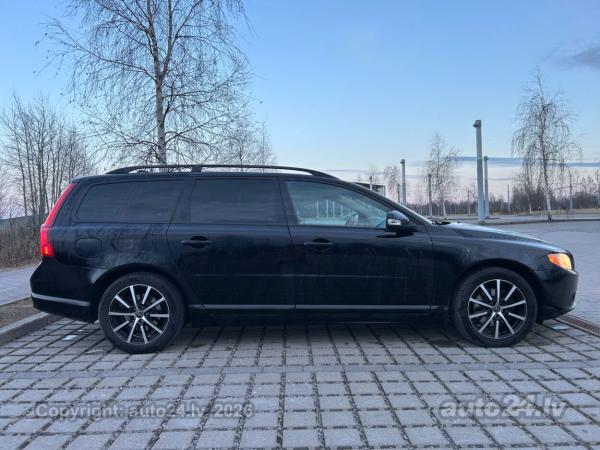 Melns Volvo V70 2008 Tartu, ar dzinēja tilpumu 2.40 L un nobraukumu 406 tūkst. km par 3900 €, foto 7 vietnē AUTOMOTO.COM.LV