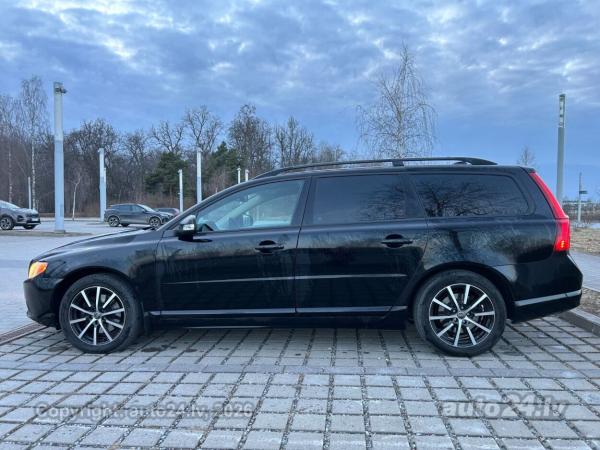 Melns Volvo V70 2008 Tartu, ar dzinēja tilpumu 2.40 L un nobraukumu 406 tūkst. km par 3900 €, foto 8 vietnē AUTOMOTO.COM.LV