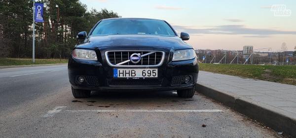 Black Volvo V70 2008 in Vilnius, with an engine capacity of 2.40 L and mileage of 418 thousand km for 2000 €, photo 1 on AUTOMOTO.COM.LV