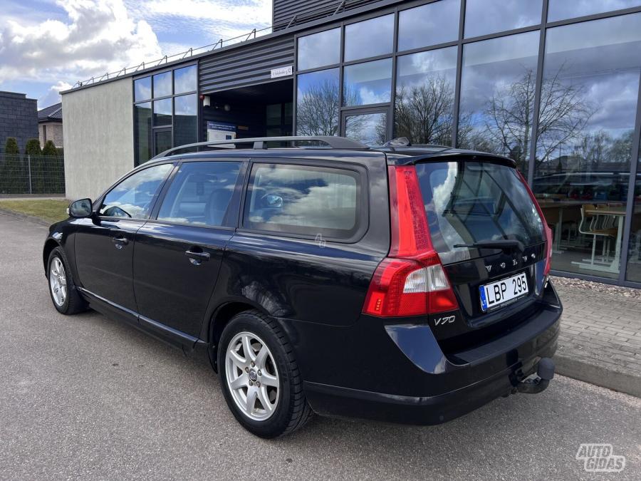 Melns Volvo V70 2008 Alīta, ar dzinēja tilpumu 2.40 L un nobraukumu 373 tūkst. km par 3850 €, foto 6 vietnē AUTOMOTO.COM.LV