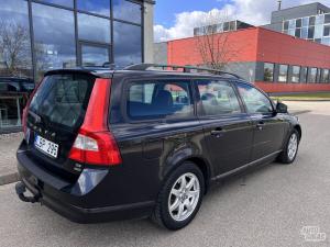 Melns Volvo V70 2008 Alīta, ar dzinēja tilpumu 2.40 L un nobraukumu 373 tūkst. km par 3850 €, foto 11 vietnē AUTOMOTO.COM.LV