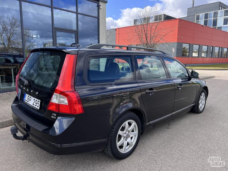 Melns Volvo V70 2008 Alīta, ar dzinēja tilpumu 2.40 L un nobraukumu 373 tūkst. km par 3850 €, foto 11 vietnē AUTOMOTO.COM.LV