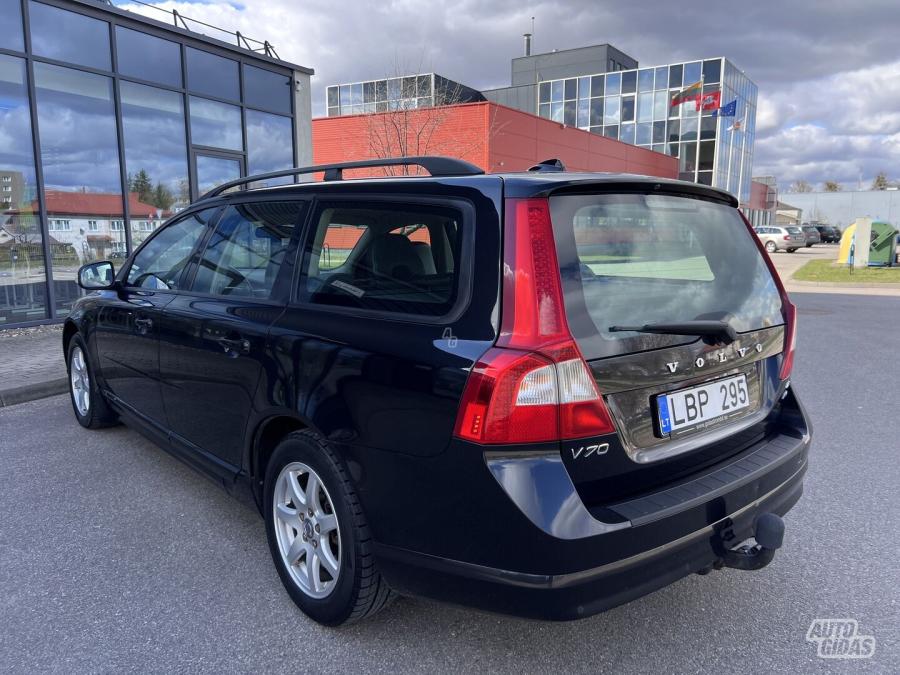 Melns Volvo V70 2008 Alīta, ar dzinēja tilpumu 2.40 L un nobraukumu 373 tūkst. km par 3850 €, foto 15 vietnē AUTOMOTO.COM.LV