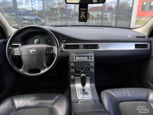 Melns Volvo V70 2008 Alīta, ar dzinēja tilpumu 2.40 L un nobraukumu 373 tūkst. km par 3850 €, foto 17 vietnē AUTOMOTO.COM.LV