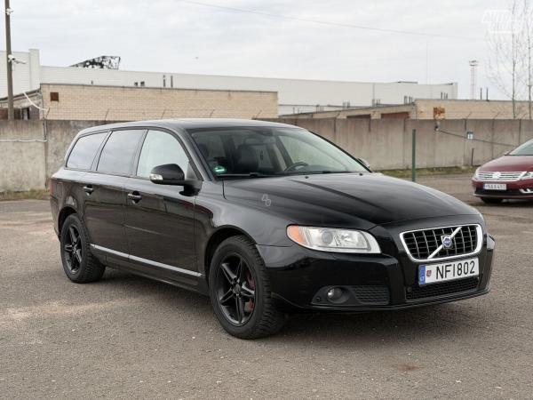 Black Volvo V70 2008 in Mazeikiai, with an engine capacity of 2.40 L and mileage of 344 thousand km for 4900 €, photo 2 on AUTOMOTO.COM.LV
