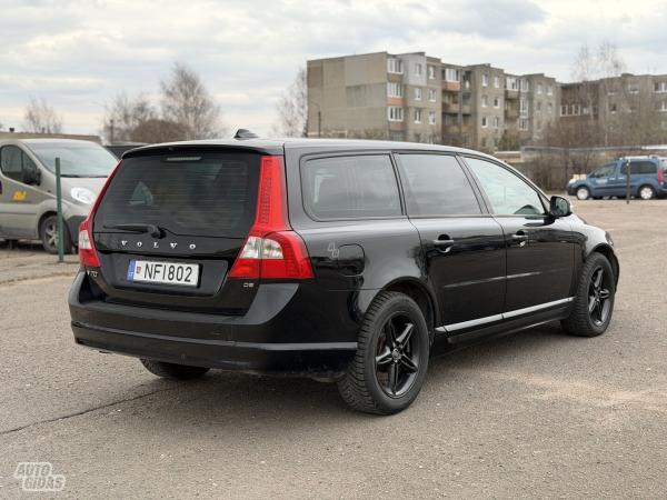Black Volvo V70 2008 in Mazeikiai, with an engine capacity of 2.40 L and mileage of 344 thousand km for 4900 €, photo 3 on AUTOMOTO.COM.LV
