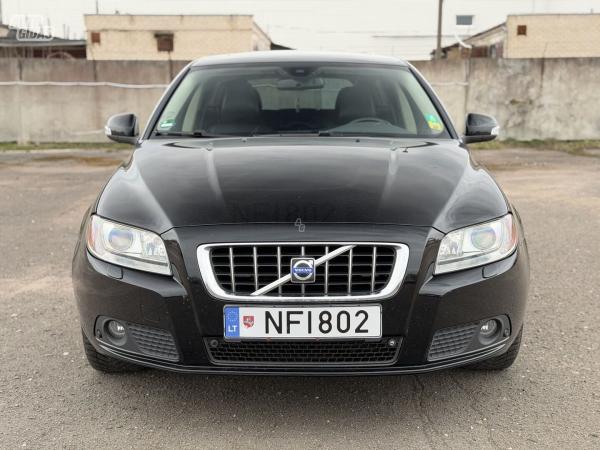 Black Volvo V70 2008 in Mazeikiai, with an engine capacity of 2.40 L and mileage of 344 thousand km for 4900 €, photo 6 on AUTOMOTO.COM.LV