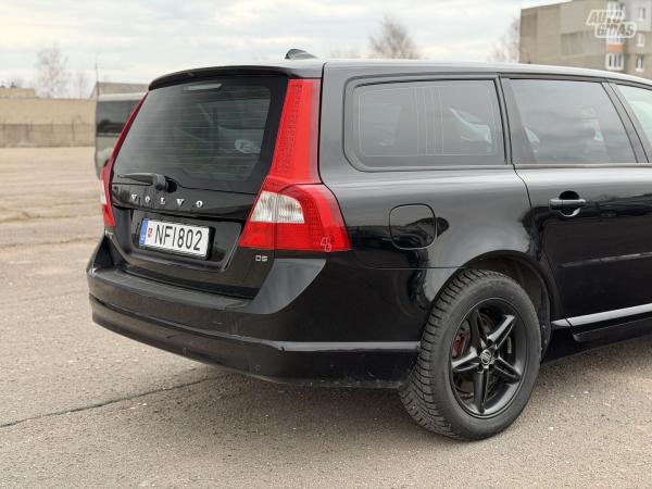 Black Volvo V70 2008 in Mazeikiai, with an engine capacity of 2.40 L and mileage of 344 thousand km for 4900 €, photo 8 on AUTOMOTO.COM.LV