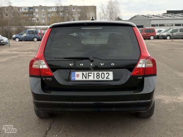 Black Volvo V70 2008 in Mazeikiai, with an engine capacity of 2.40 L and mileage of 344 thousand km for 4900 €, photo 9 on AUTOMOTO.COM.LV