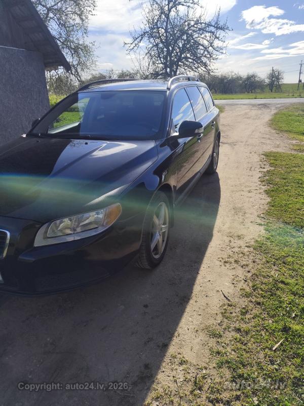 Melns Volvo V70 2008 Veru, ar dzinēja tilpumu 2.40 L un nobraukumu 0 tūkst. km par 4100 €, foto 2 vietnē AUTOMOTO.COM.LV