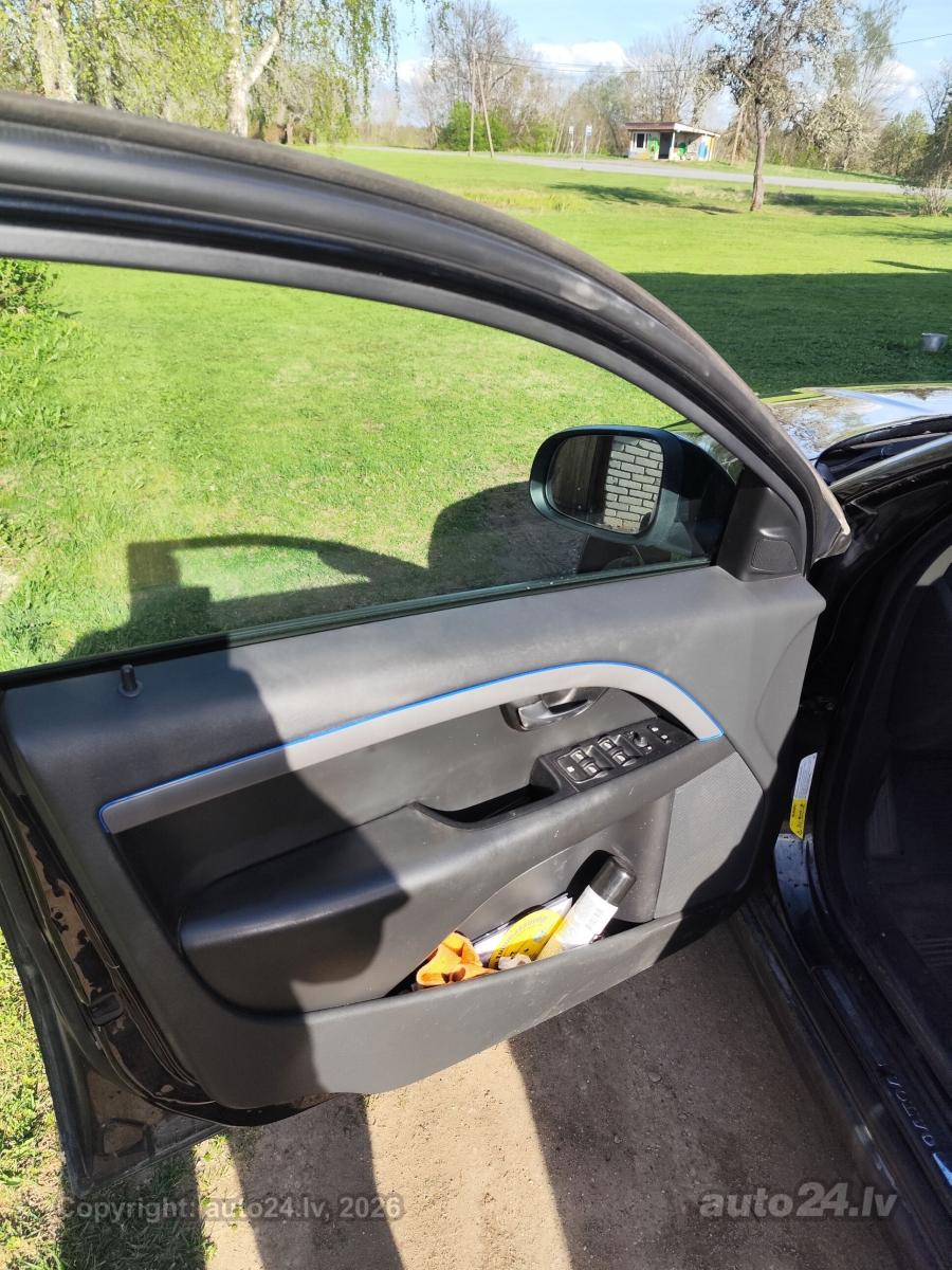 Melns Volvo V70 2008 Veru, ar dzinēja tilpumu 2.40 L un nobraukumu 0 tūkst. km par 4100 €, foto 6 vietnē AUTOMOTO.COM.LV