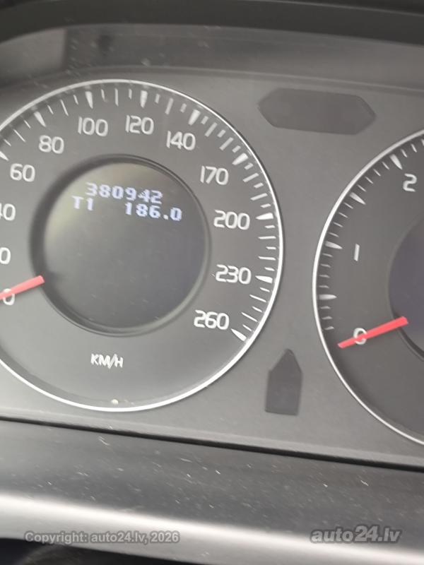 Melns Volvo V70 2008 Veru, ar dzinēja tilpumu 2.40 L un nobraukumu 0 tūkst. km par 4100 €, foto 10 vietnē AUTOMOTO.COM.LV