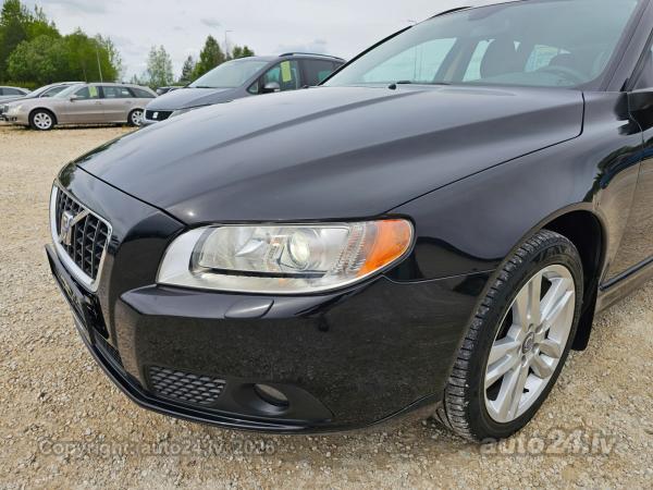 Black Volvo V70 2008 in Tartu, with an engine capacity of 2.40 L and mileage of 224 thousand km for 4900 €, photo 8 on AUTOMOTO.COM.LV