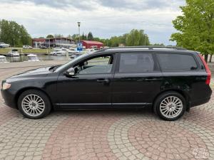 Black Volvo V70 2008 in Silute, with an engine capacity of 2.40 L and mileage of 337 thousand km for 2900 €, photo 3 on AUTOMOTO.COM.LV