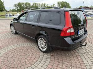 Black Volvo V70 2008 in Silute, with an engine capacity of 2.40 L and mileage of 337 thousand km for 2900 €, photo 8 on AUTOMOTO.COM.LV