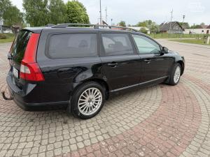 Black Volvo V70 2008 in Silute, with an engine capacity of 2.40 L and mileage of 337 thousand km for 2900 €, photo 9 on AUTOMOTO.COM.LV