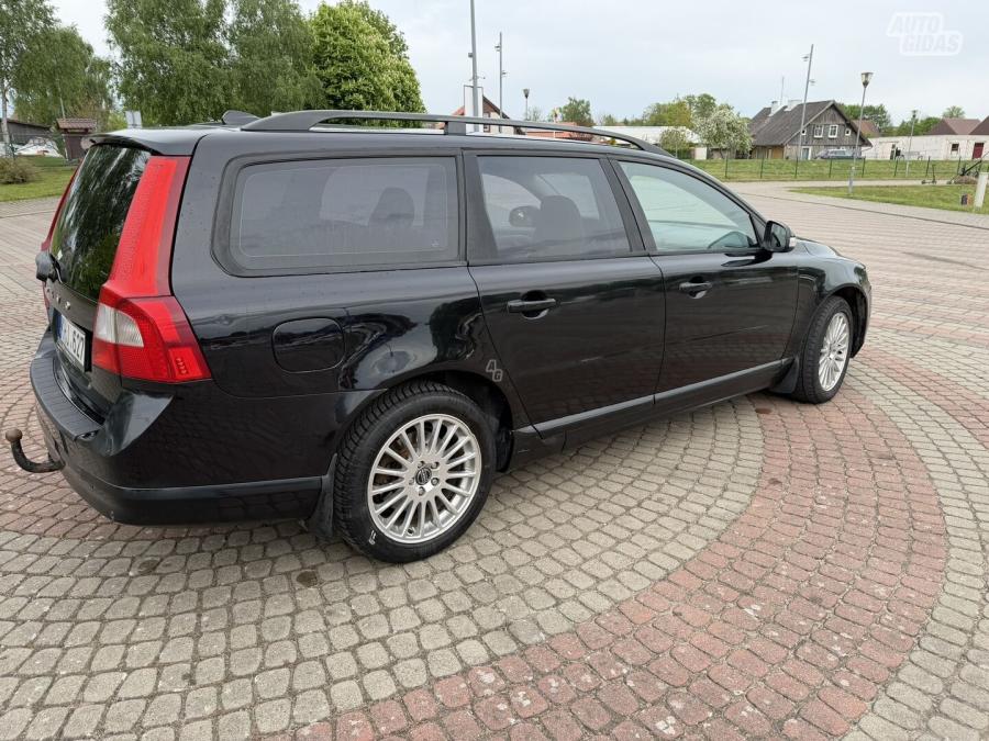 Black Volvo V70 2008 in Silute, with an engine capacity of 2.40 L and mileage of 337 thousand km for 2900 €, photo 9 on AUTOMOTO.COM.LV
