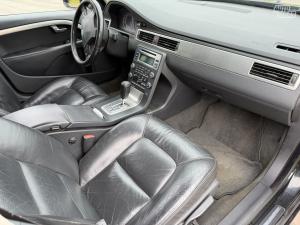 Black Volvo V70 2008 in Silute, with an engine capacity of 2.40 L and mileage of 337 thousand km for 2900 €, photo 11 on AUTOMOTO.COM.LV