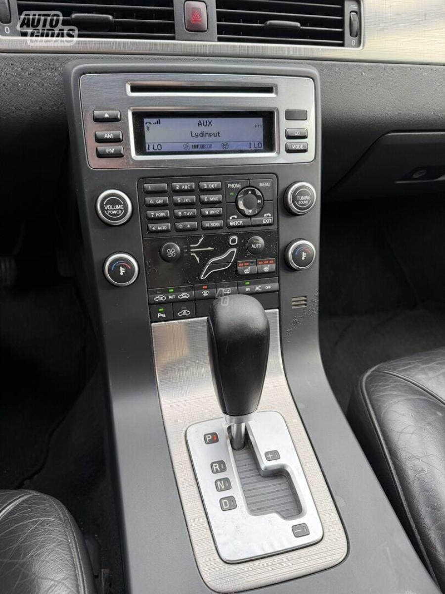 Black Volvo V70 2008 in Silute, with an engine capacity of 2.40 L and mileage of 337 thousand km for 2900 €, photo 13 on AUTOMOTO.COM.LV