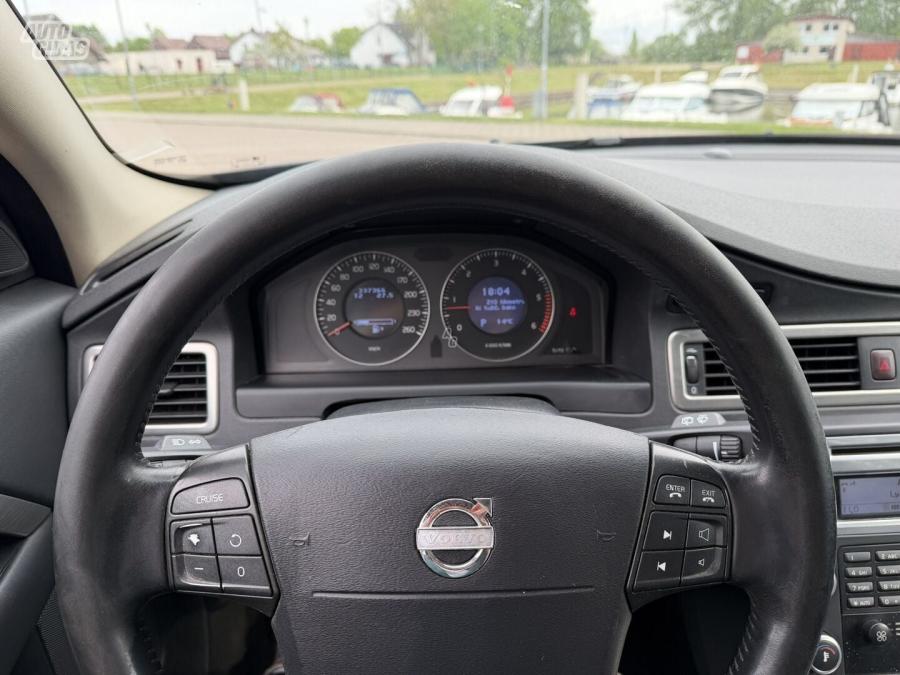Black Volvo V70 2008 in Silute, with an engine capacity of 2.40 L and mileage of 337 thousand km for 2900 €, photo 16 on AUTOMOTO.COM.LV