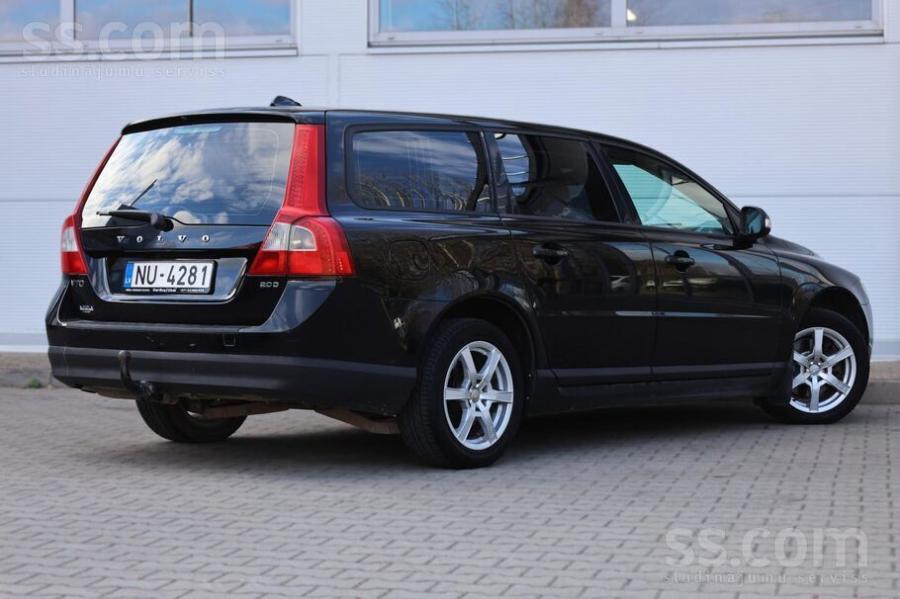 Black Volvo V70 2008 in Riga, with an engine capacity of 2.00 L and mileage of 0 thousand km for 2995 €, photo 6 on AUTOMOTO.COM.LV